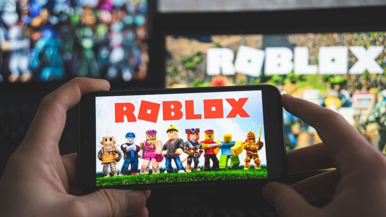 Complete Roblox Guide: How to earn Robux, promo codes, and real money ...